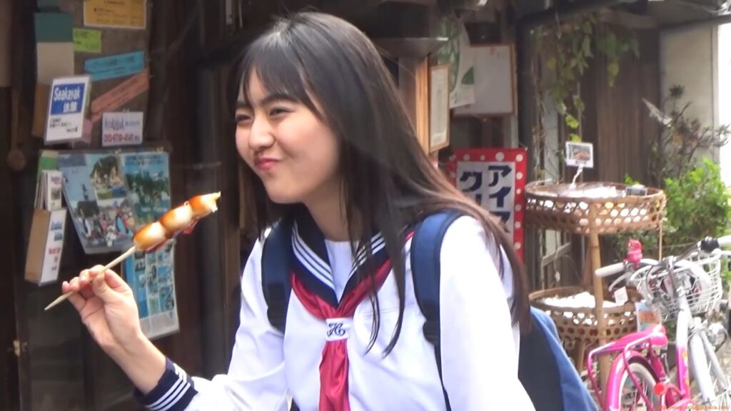 豊田ルナが故郷広島で撮影した水着グラビアが話題になっています。 | 水着グラビア